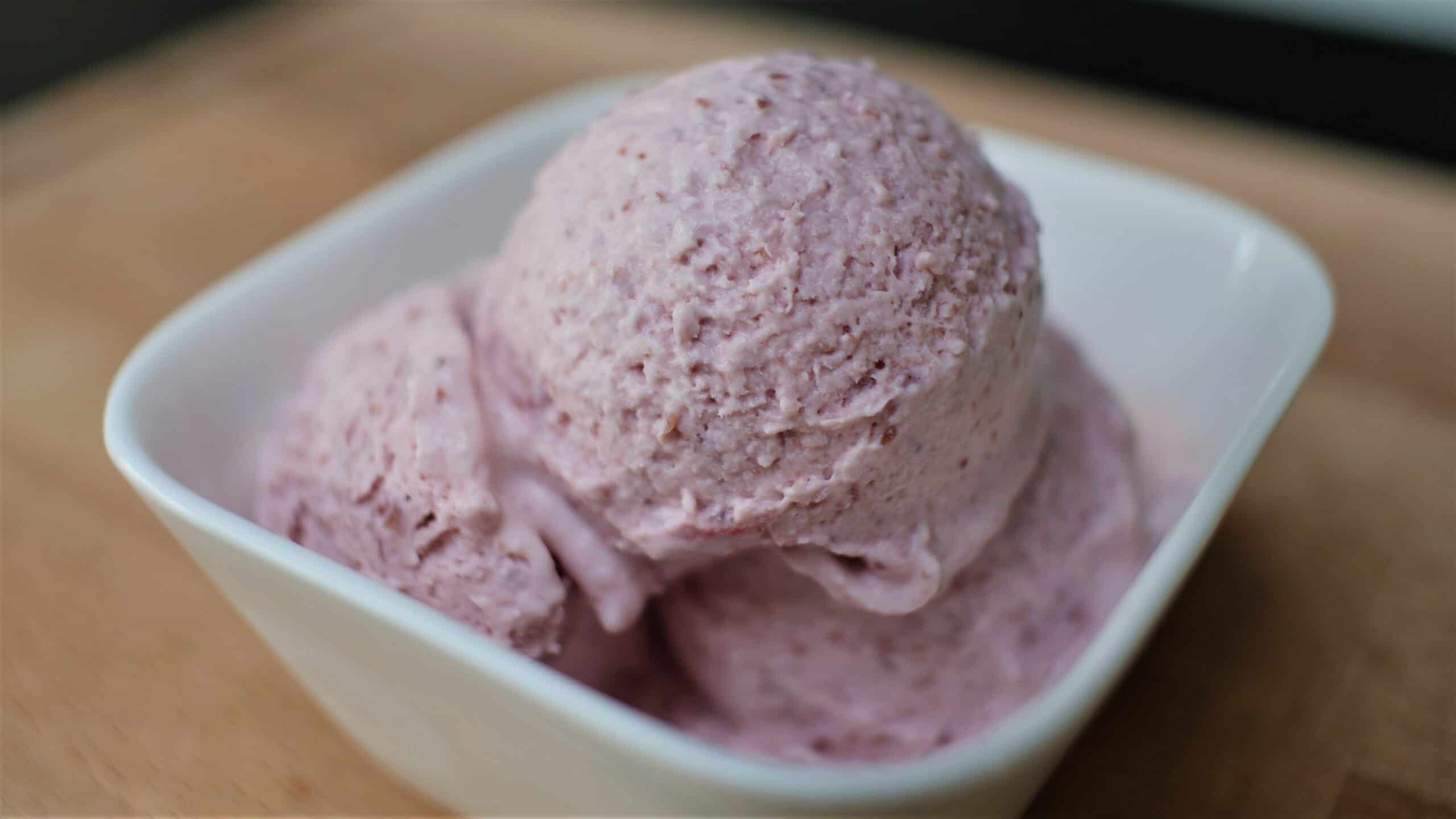 Kersen ijs met 3 Ingredienten - Nolynskitchen.com